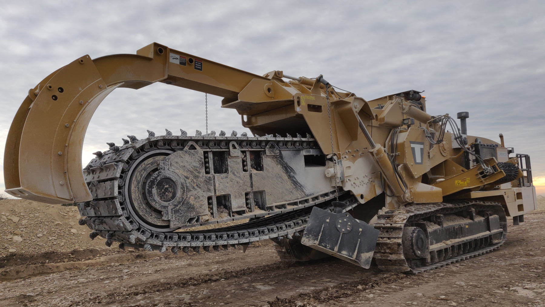 Trenching, Trencor T1660 Magnum chain trencher - Construction Methodology